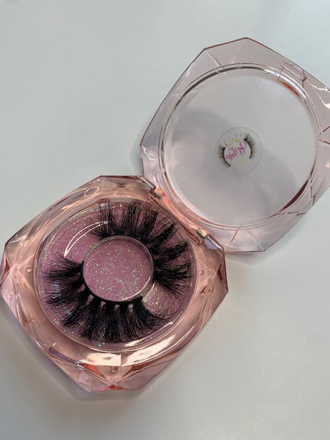 Whip Lashes Queen | Whip Lashes by Daje